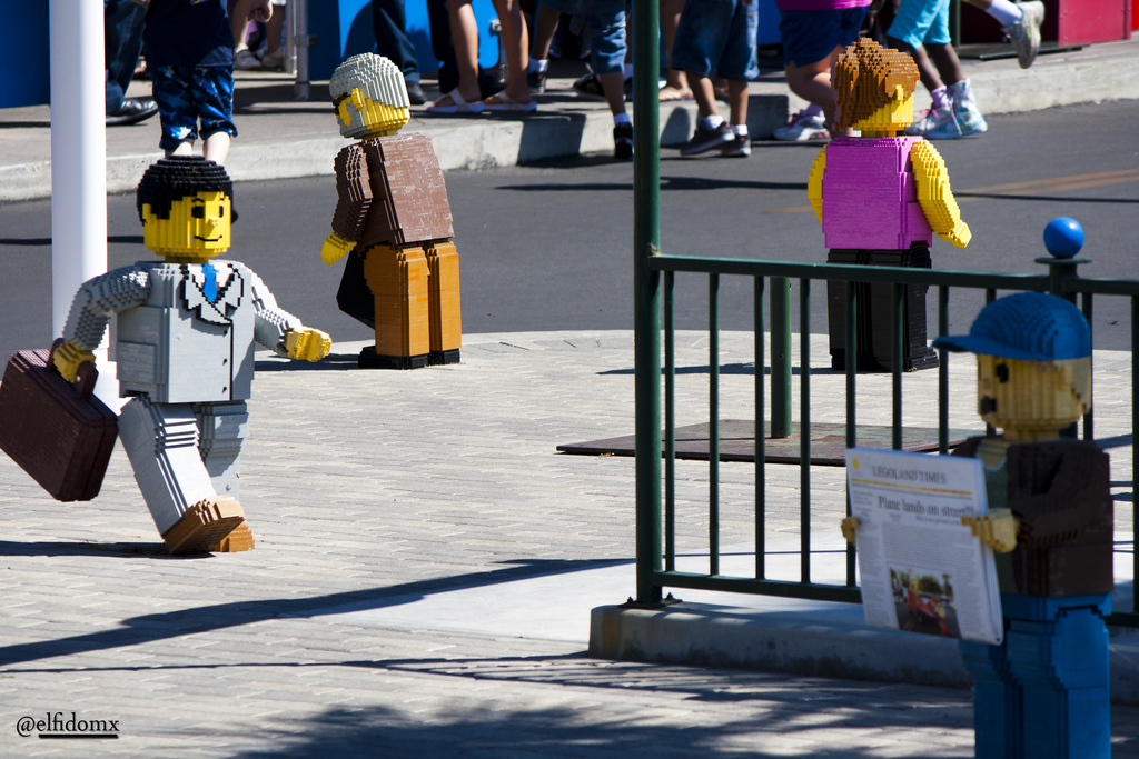 Travel through objects: LEGO - The Traveller's Magazine